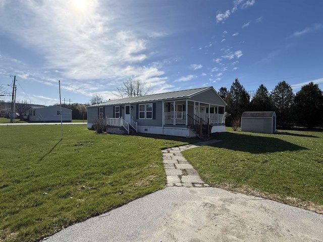 10 James Cir, Saint Albans Town, VT 05478