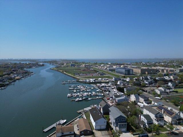 10 James St, East Rockaway, NY 11518
