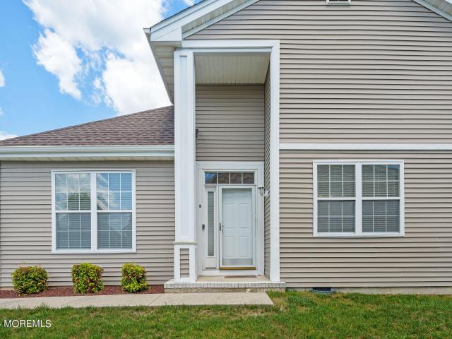 10 Jumping Brook Lane