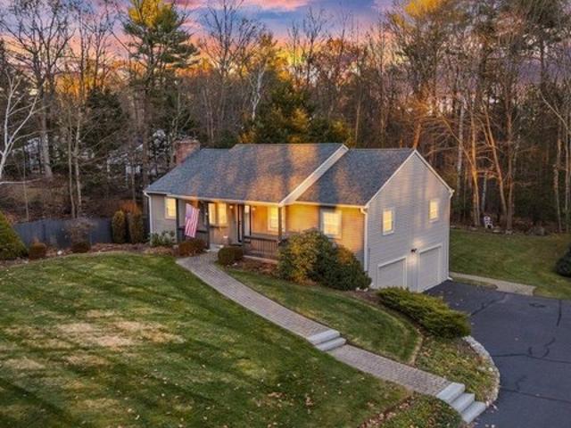 10 Judy Dr, Londonderry, NH 03053