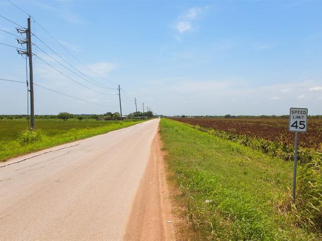 10 Jurica Rd, Sealy, TX 77474 | MLS #96762 | Compass