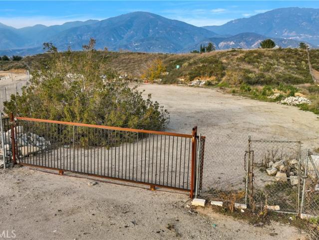 10 Kendall Dr, San Bernardino, CA 92407 | MLS #OC23221