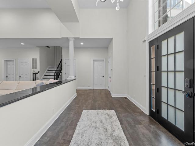 10 Kensington Circle