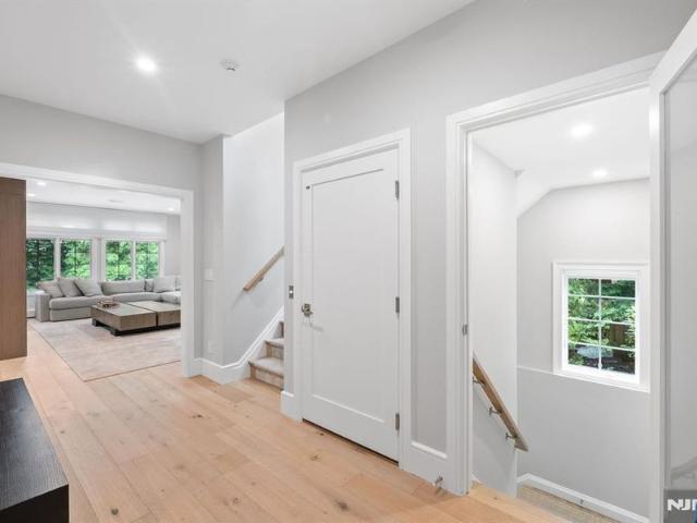 10 Kensington Court, Tenafly, US, NJ