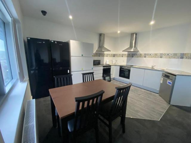10 Kinterbury Street, Plymouth PL1 6 bed apartment to rent £3,640 pcm £840 pw