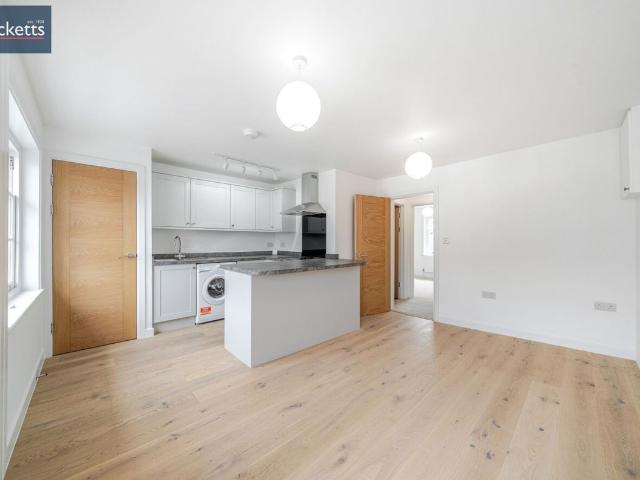 10 Kinnings Row, Tonbridge TN9, 1 bed flat to rent, £1,200 pcm | PrimeLocation