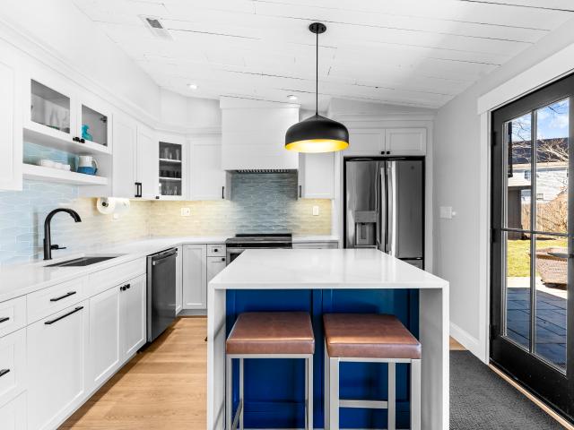 10 Knollwood Drive