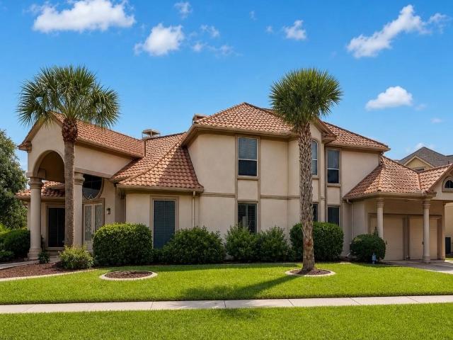 10 Lake Mist Court