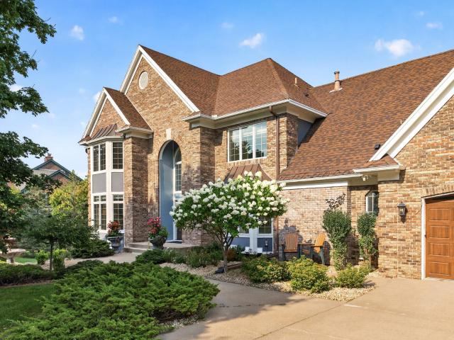 10 Lake Court