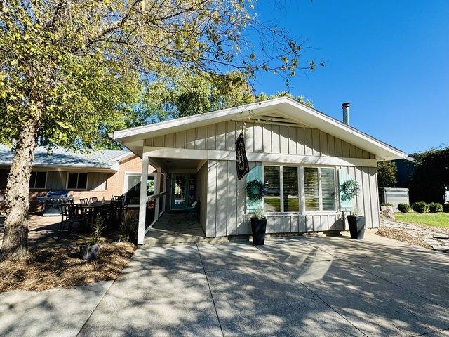 10 Lake Rd, Menasha, WI 54952