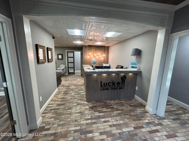 10 Lakeland Circle