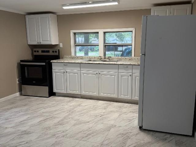 10 Lakeview Drive
