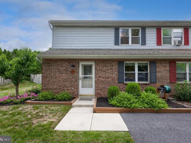 10 Lakeview Pl, Lititz, PA 17543