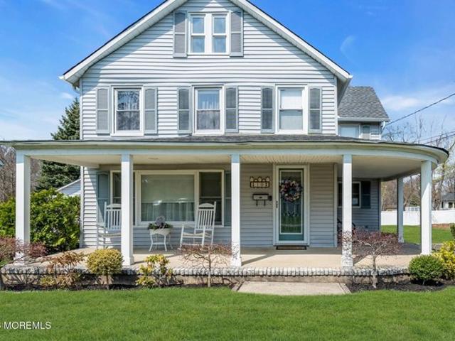 10 Lasatta Ave, Englishtown, NJ 07726