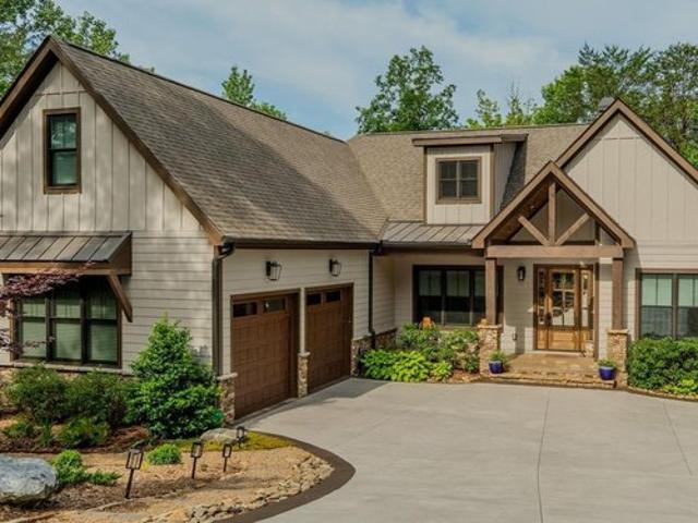 10 Laurel Cove Ln, Travelers Rest, SC 29690