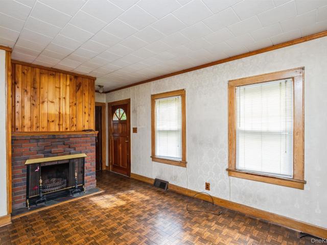 10 Laurel Road