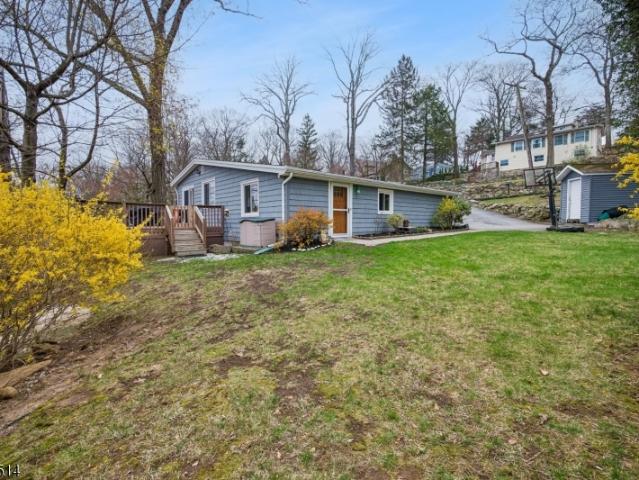 10 Laurel Trail