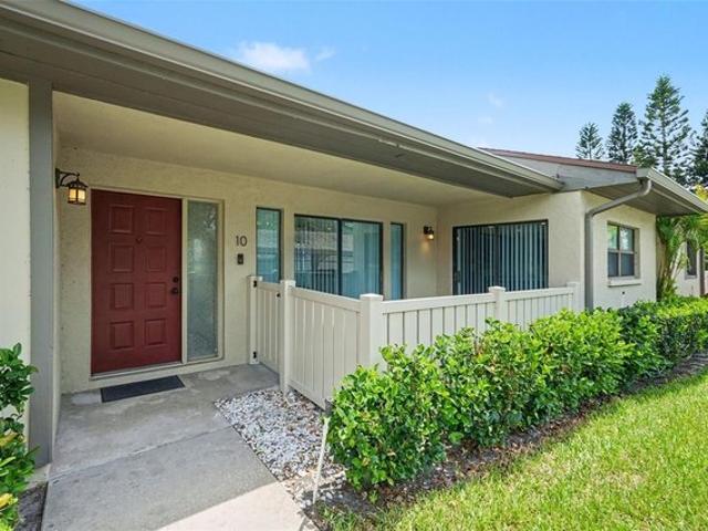 10 Lesley Ln, Oldsmar, FL 34677