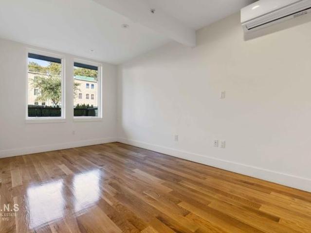 10 Lexington Ave 1 H, New York, NY
