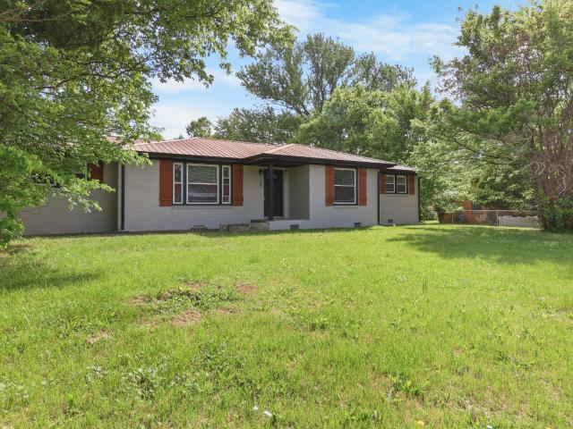 10 Lexington Dr
