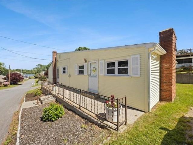 10 Lincoln Ave, Warren, RI 02885