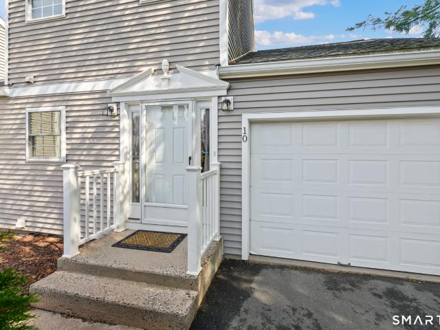 10 Linden Ct, Unit 10, Bloomfield, CT 06002 | MLS #24166 | Compass