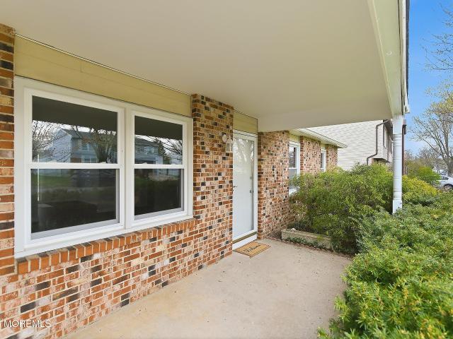 10 Lilac Place