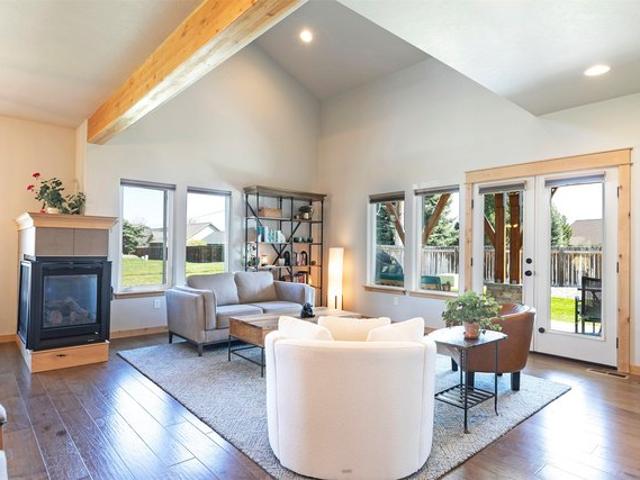 10 Lonepine Trl, Hamilton, MT 59840