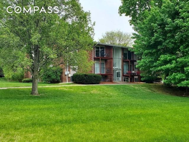10 Longwood Dr 10, Andover, MA