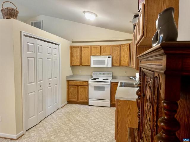 10 Loblolly Rd