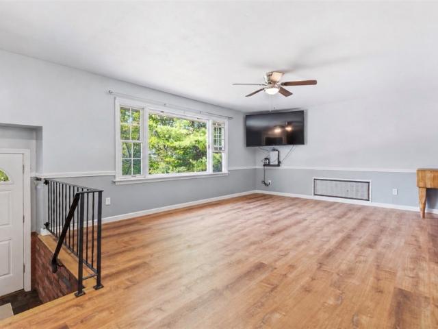 10 Lofty Heights Road