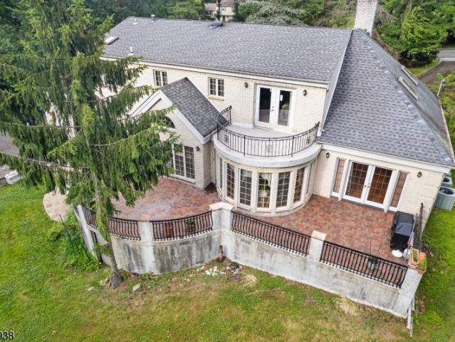 10 Loriann Rd