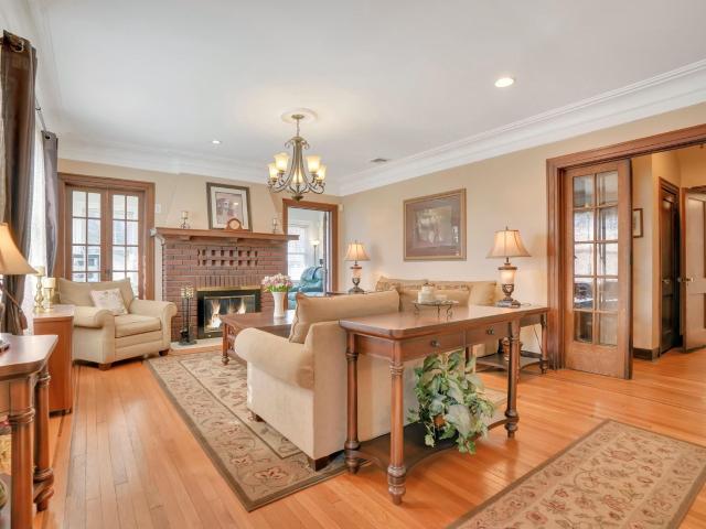 10 Lynn Ct