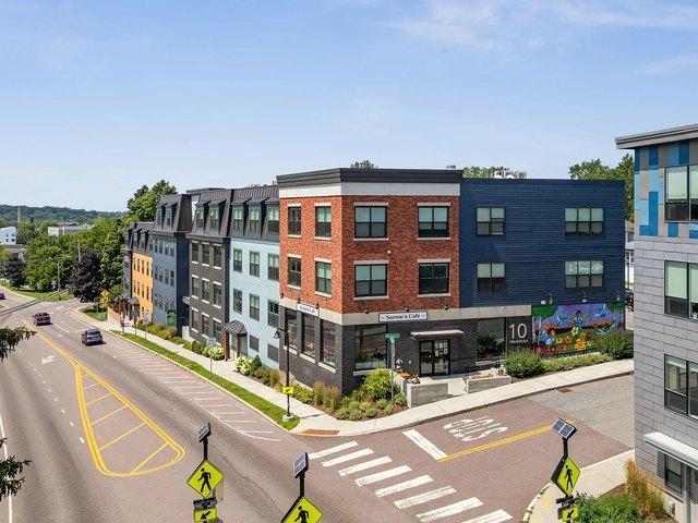 10 Manseau St, Winooski, VT 05404