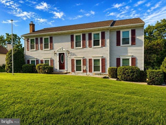 10 Mansion Ct W, Birdsboro, PA 19508