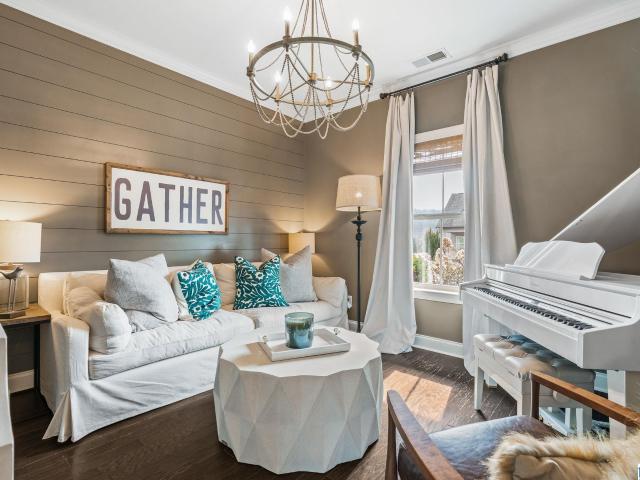 10 Macdonald Cove
