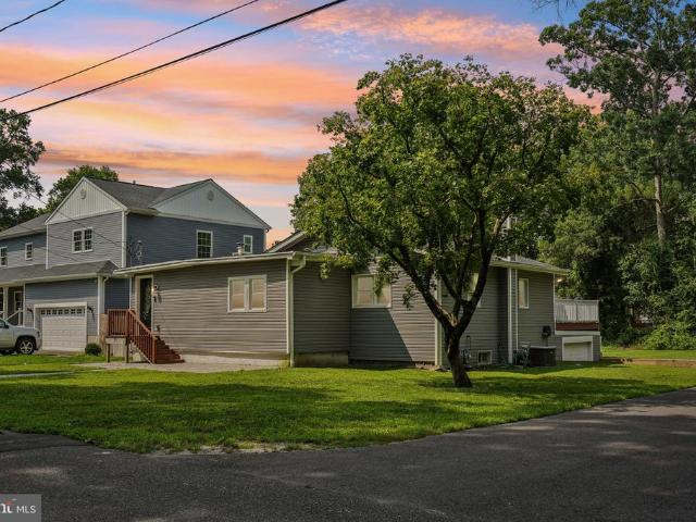 10 Maple Lane