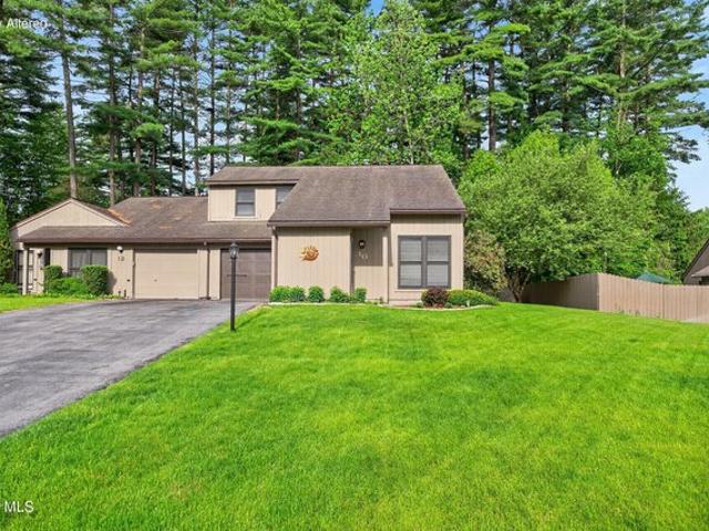 10 Margaret Dr, Queensbury, NY 12804