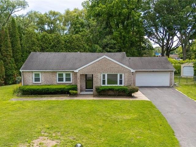 10 Mascot Dr, Rochester, NY 14626