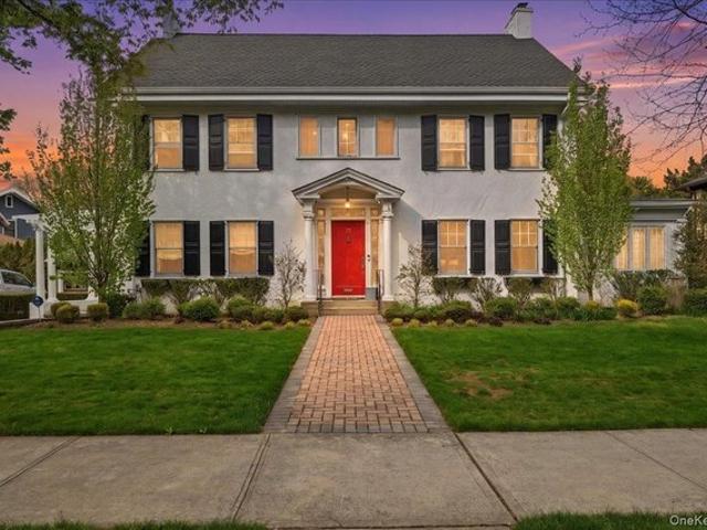 10 Massachusetts Blvd, Bellerose village, NY 11001
