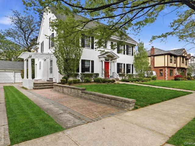 10 Massachusetts Boulevard
