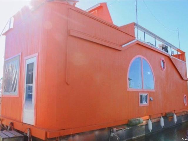 10 Matinecock Ave, Port Washington, NY 11050