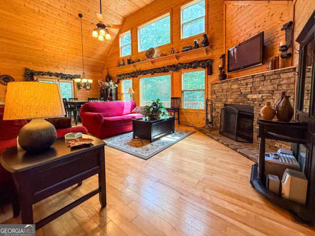 10 Meadow View Lane