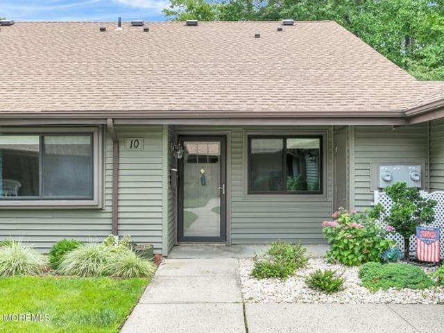 10 Medford Ct, Red Bank, NJ 07701