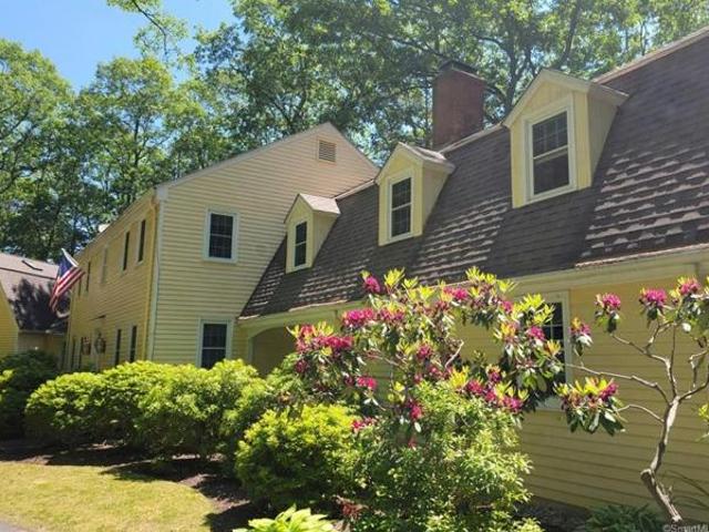 10 Metacomet Rd, Farmington, CT 06032