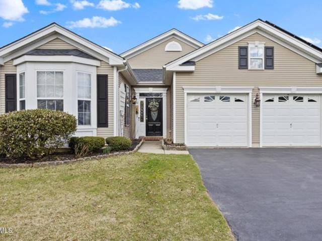 10 Minuteman Cir, Allentown, NJ 08501