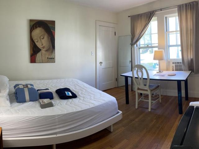 10 minutes to Harvard Square Fully Furnished