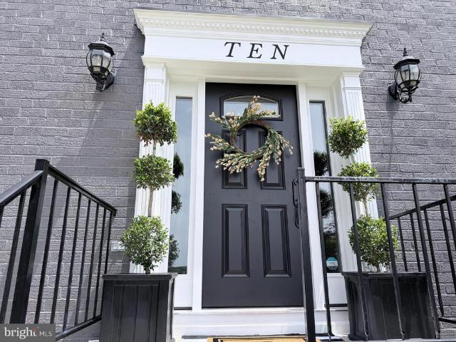 10 Minebank Court