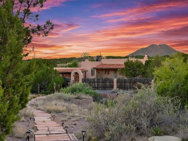 10 Miners Trl, Santa Fe, NM 87508