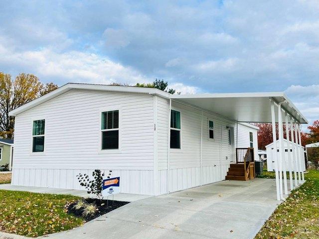 10 Michael Dr, Olmsted Township, OH 44138